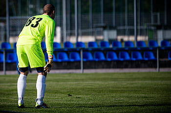 Goalkeeper Positioning: Where to Stand In Match Situations – Top ...